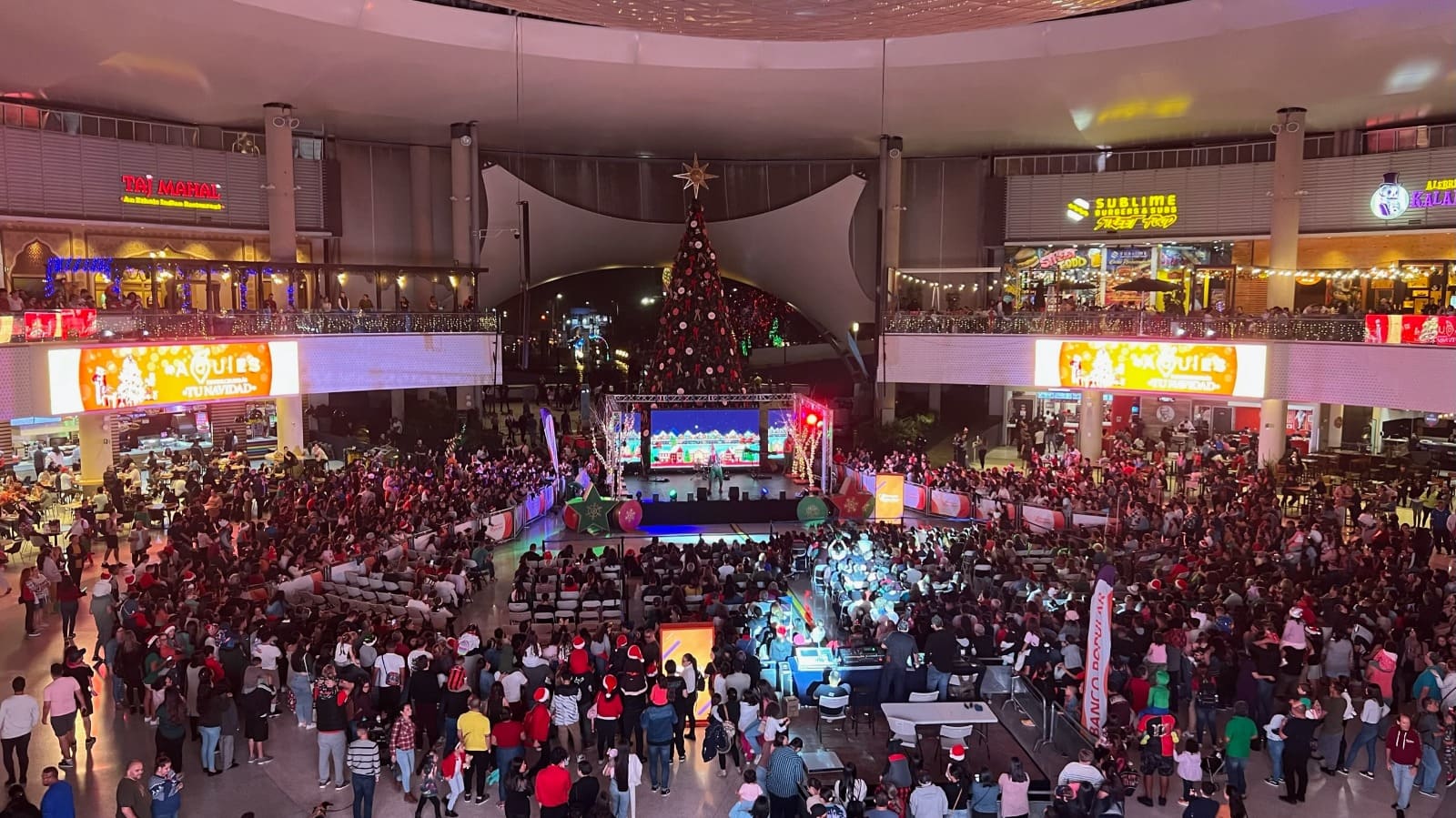 Cuestamoras Inmobiliaria enciende la magia de la Navidad en sus ...