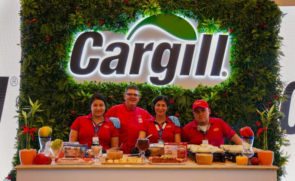 Cargill reafirma su compromiso con el desarrollo avícola sostenible ...